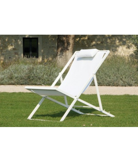 Chaise longue RIO blanche par 2, la détente design chez Piscineo